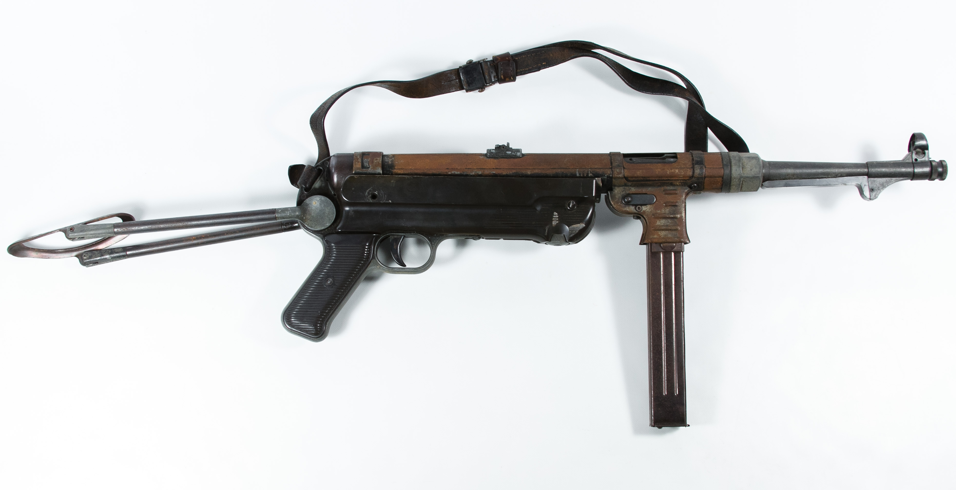 MGC 68 MP40 Model Gun Replica - Sep 18, 2016 | Leonard Auction, Inc. in IL
