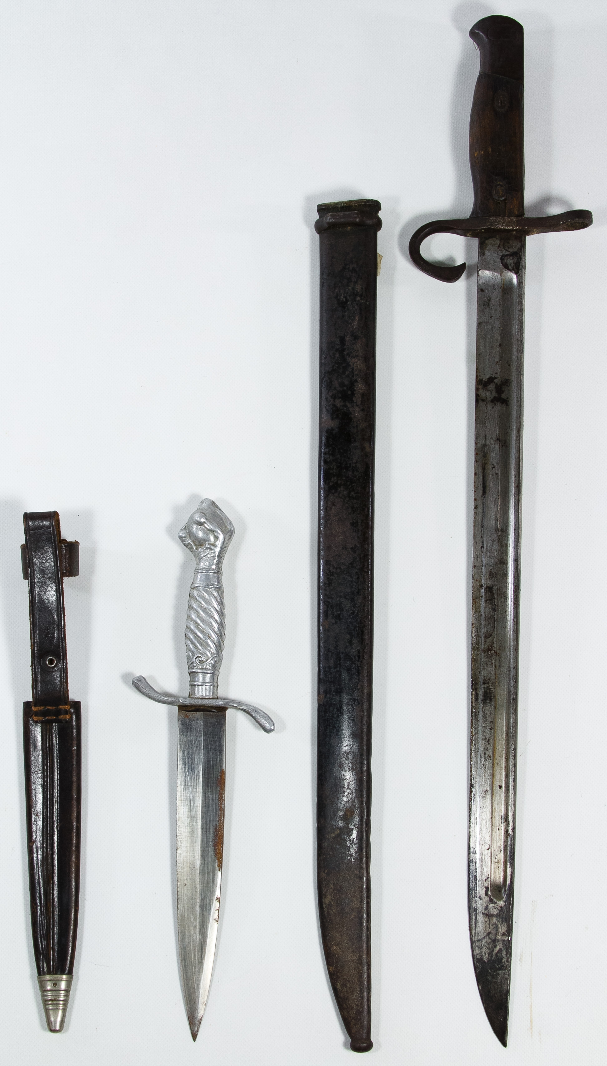 World War II Japanese Bayonet and Scabbard