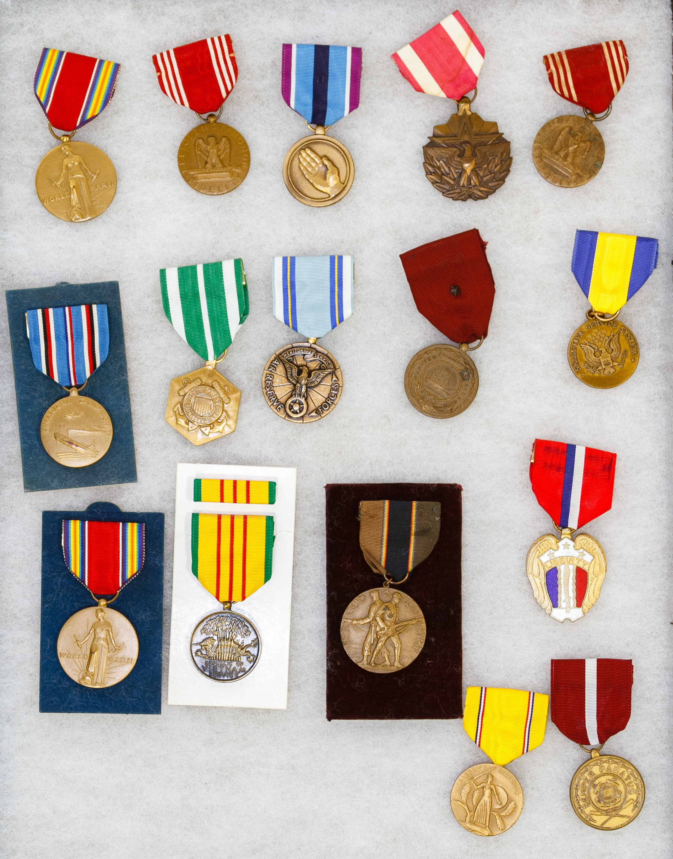 World War II, Vietnam and Gulf War Medal and Ribbon