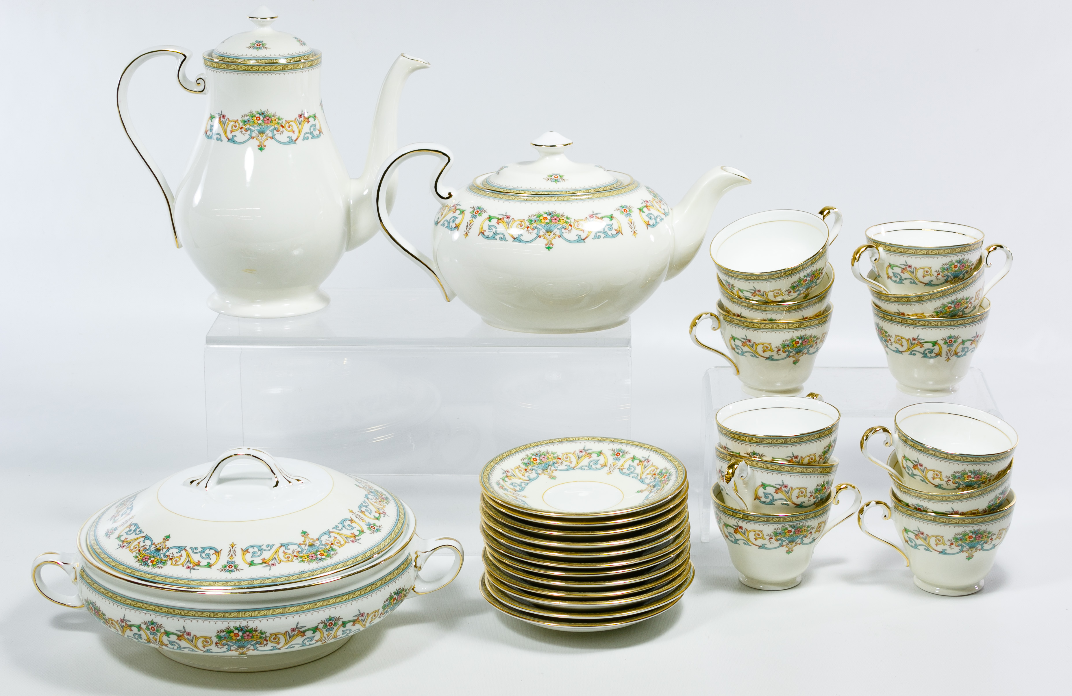 Aynsley 'Henley' China Service