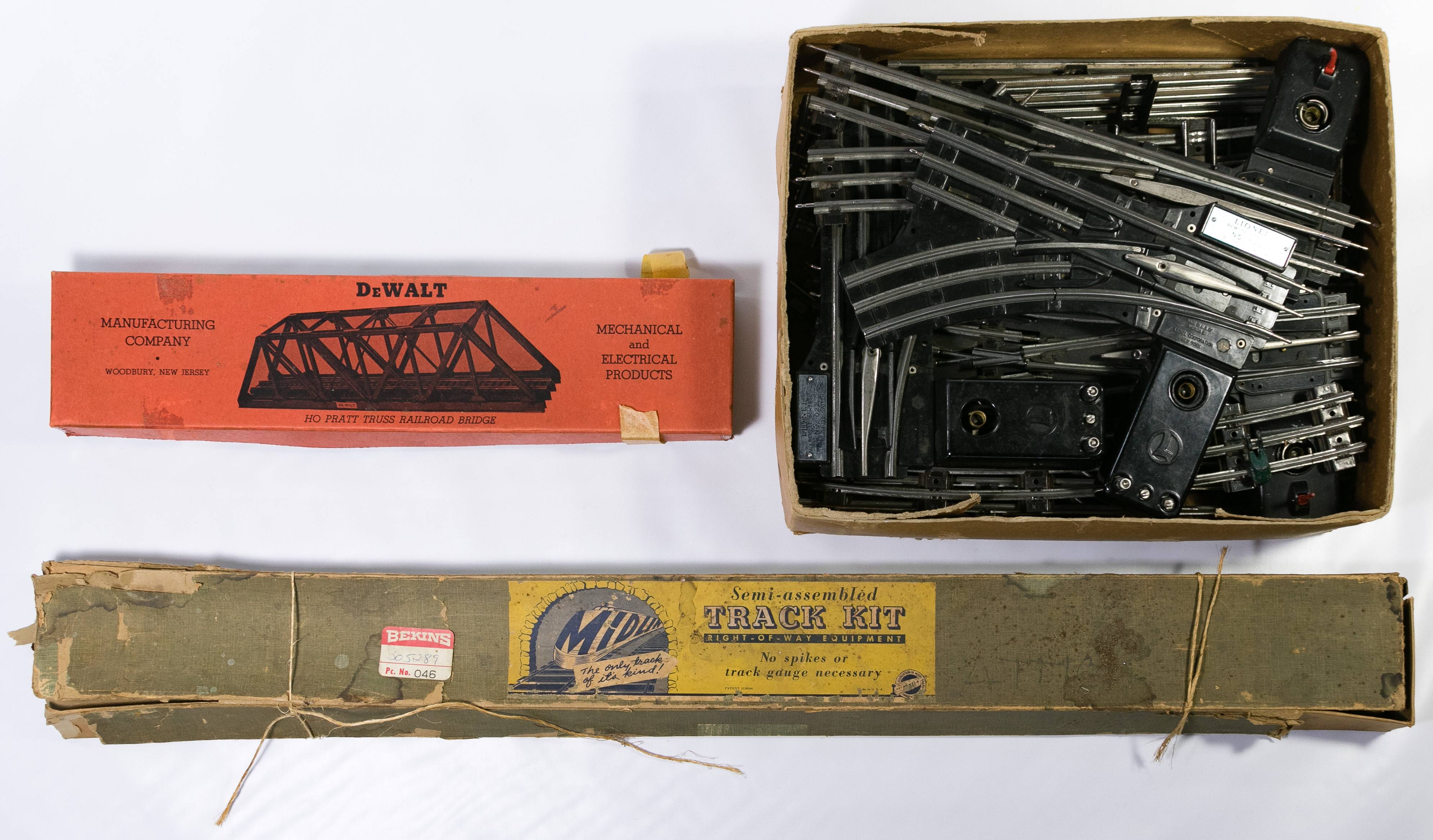 Lionel Model Toy Train Track, Transformers and Layout