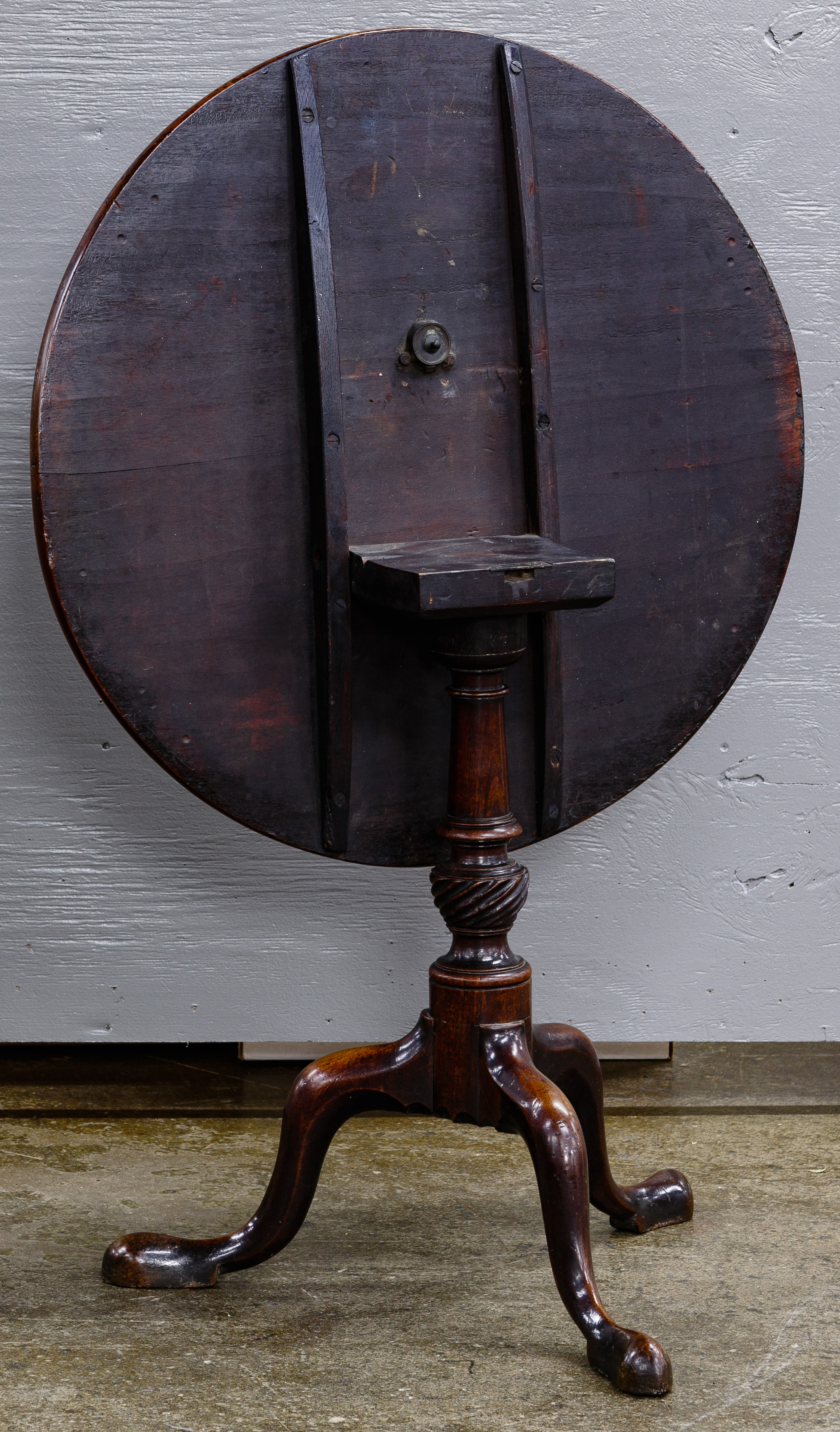 Victorian Mahogany Round Tilt Top Table