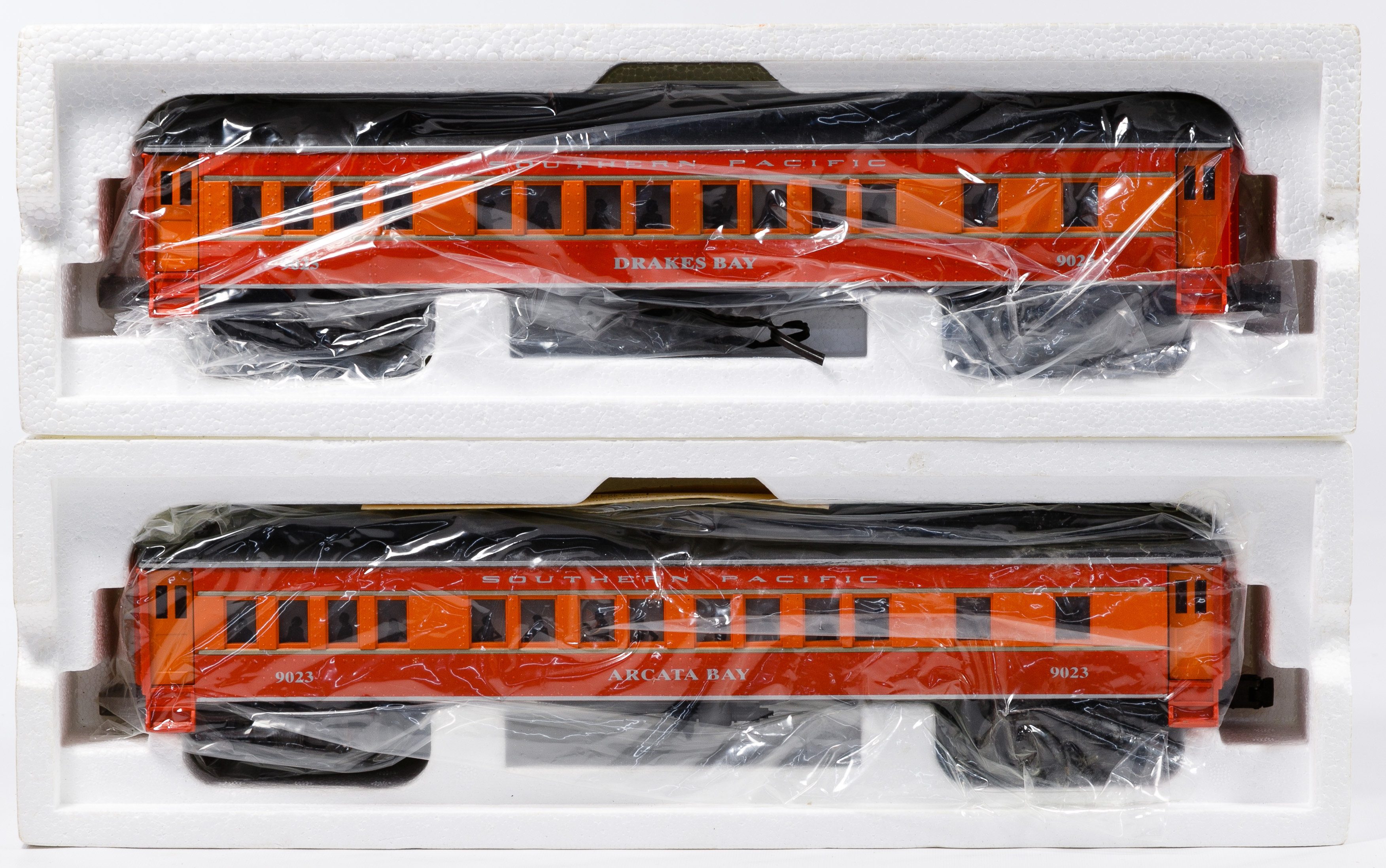 Lionel Southern Pacific GS-2 Daylight Model Train Set