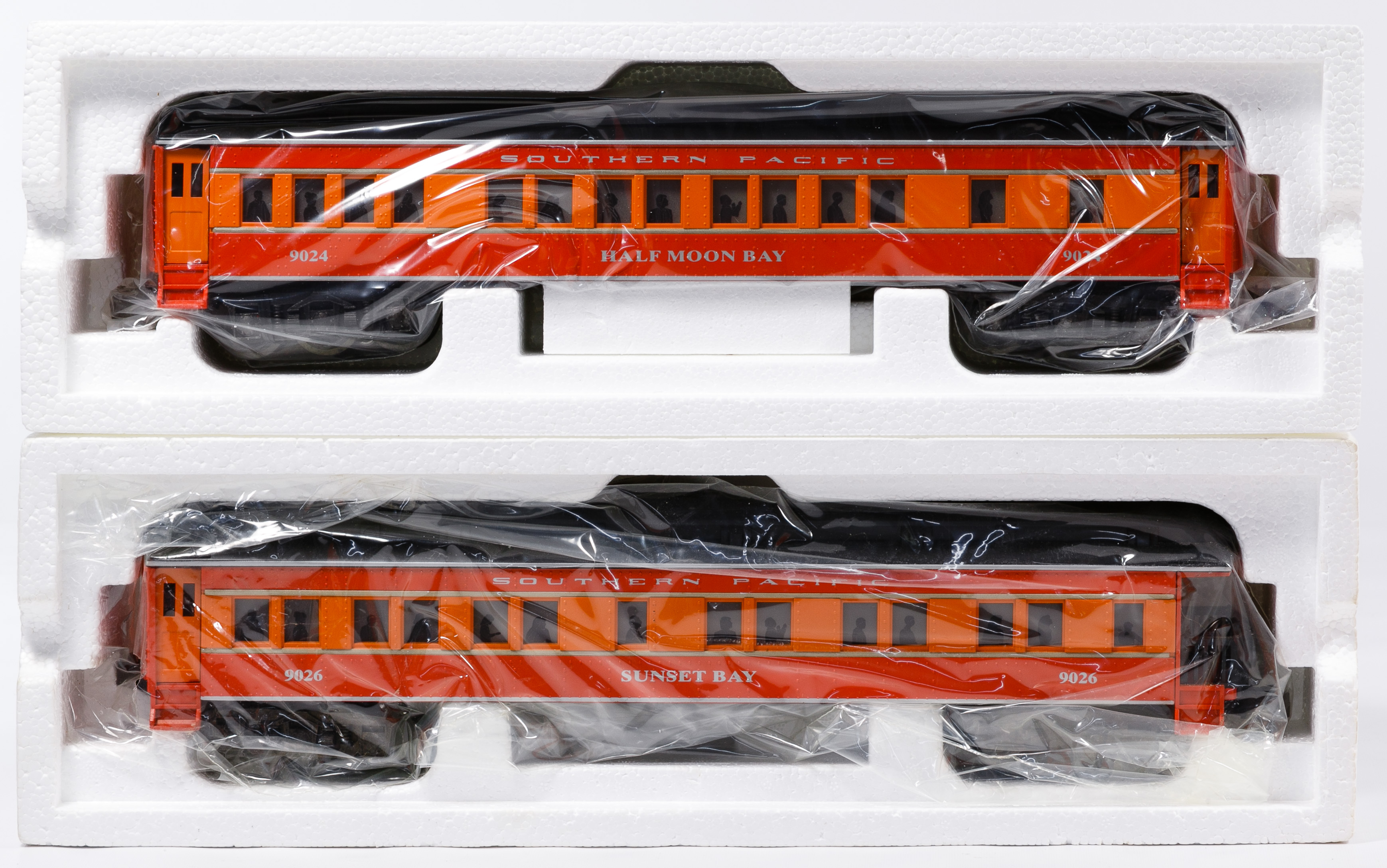 Lionel Southern Pacific GS-2 Daylight Model Train Set
