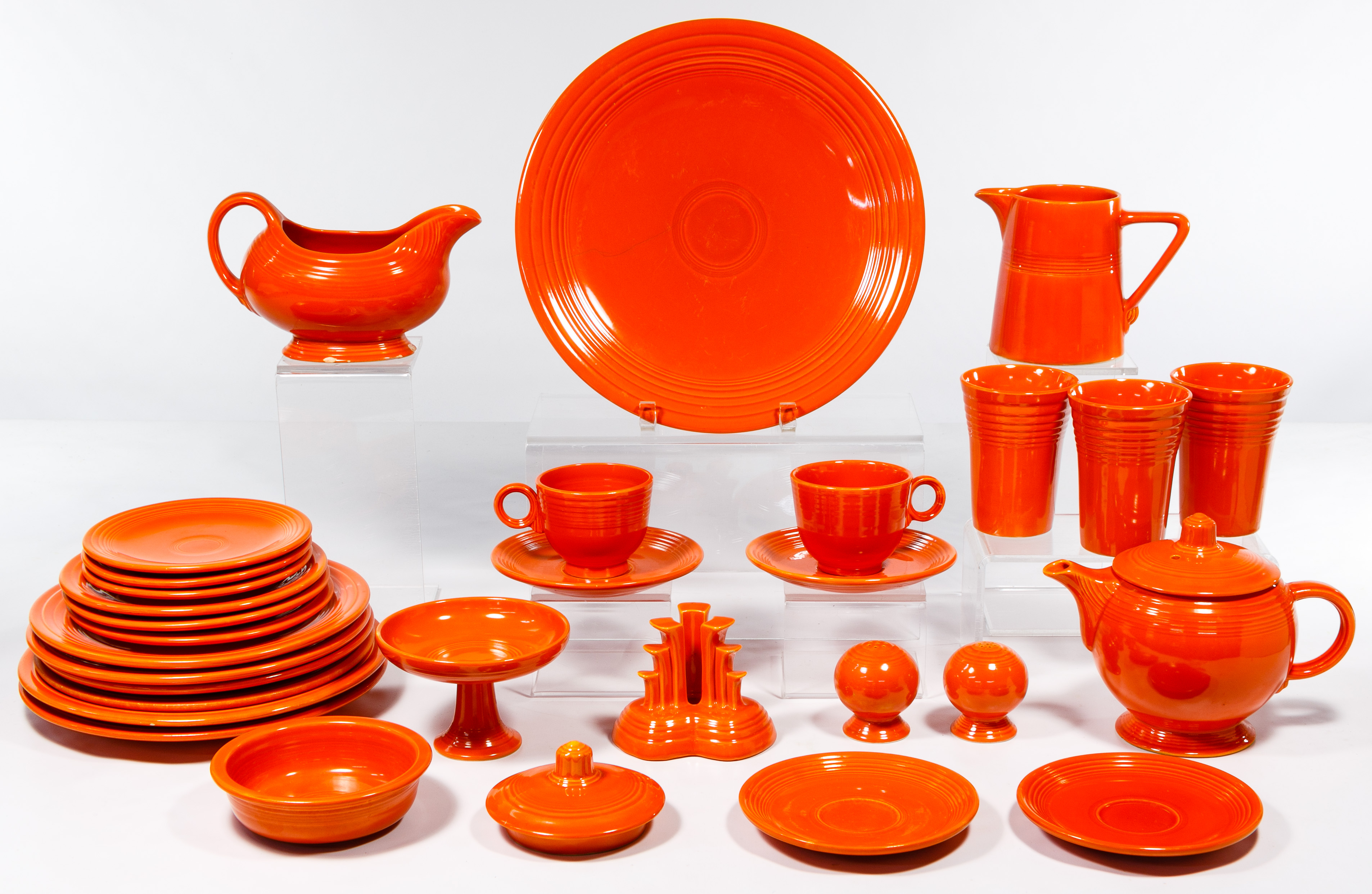 Beautiful Vintage Radioactive Red 10 Inch Fiesta Ware Dinner Plate Plates Home Living 
